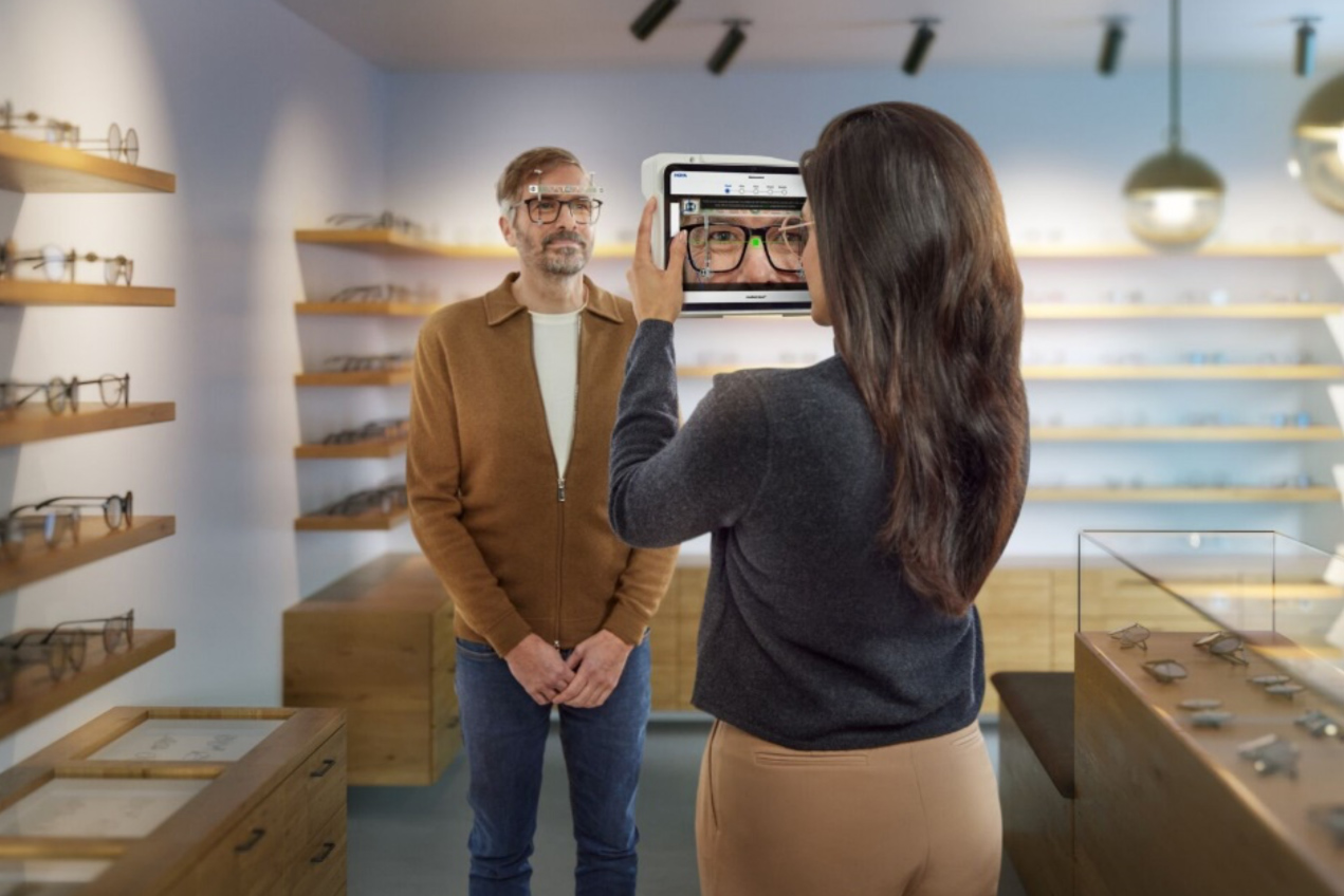 Hoya Vision Care lance une solution de centrage digital des verres